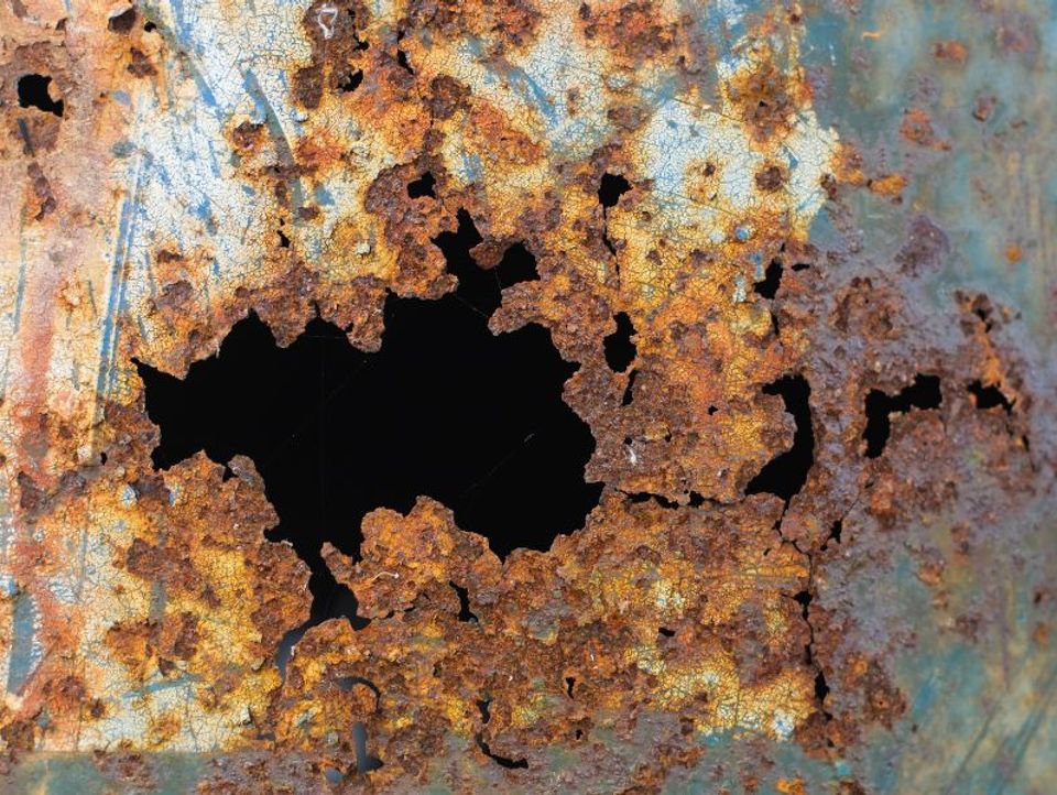 What’s the Difference Between Corrosion and Rust