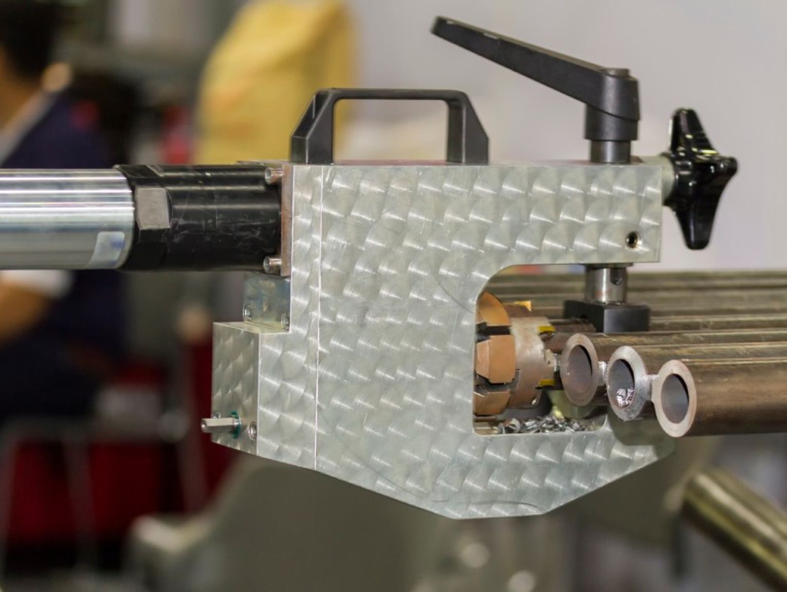 4 Important Safety Tips for Using Beveling Tools